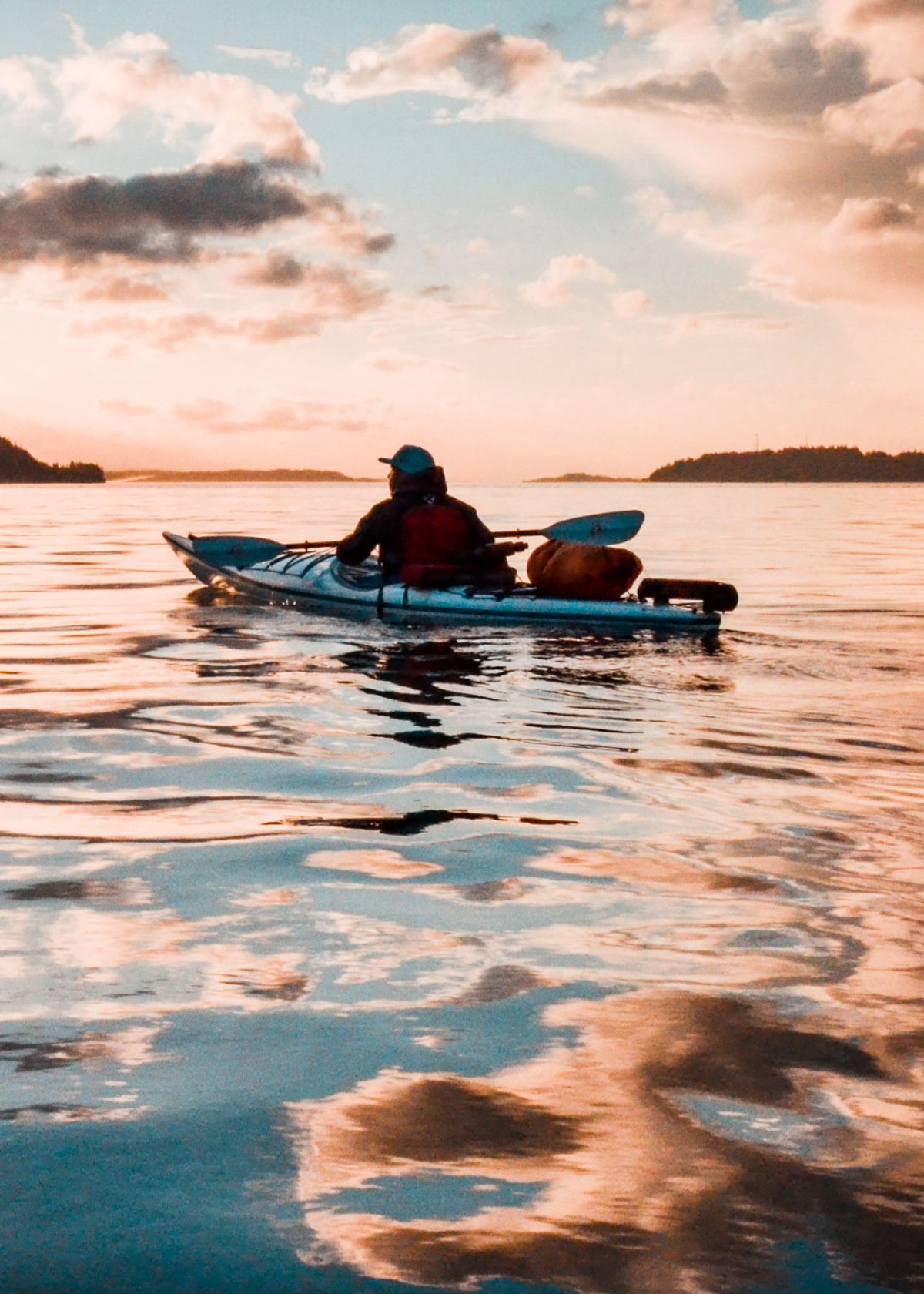 Navigating the Debate: Inflatable Kayaks vs Hardshell Kayaks Navigating the Debate: Inflatable Kayaks vs Hardshell Kayaks